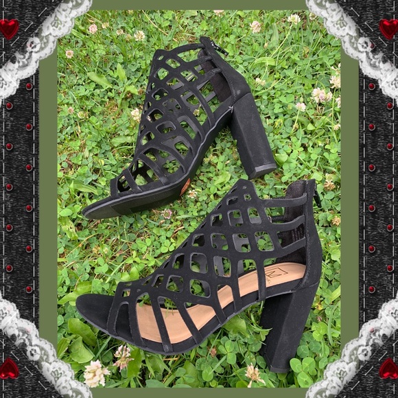 Madden Girl | Shoes | Madden Girl Cut Out Black Sandal | Poshmark